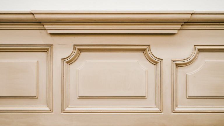 16 Ide Wall Moulding Ruang Tamu Minimalis & Estetik