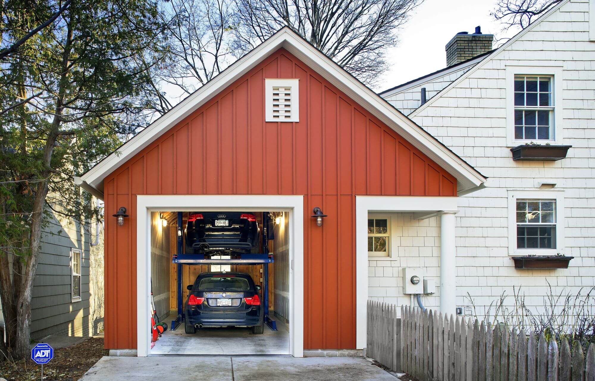 7 Garasi Mobil Minimalis yang Cocok untuk Rumah Kecil